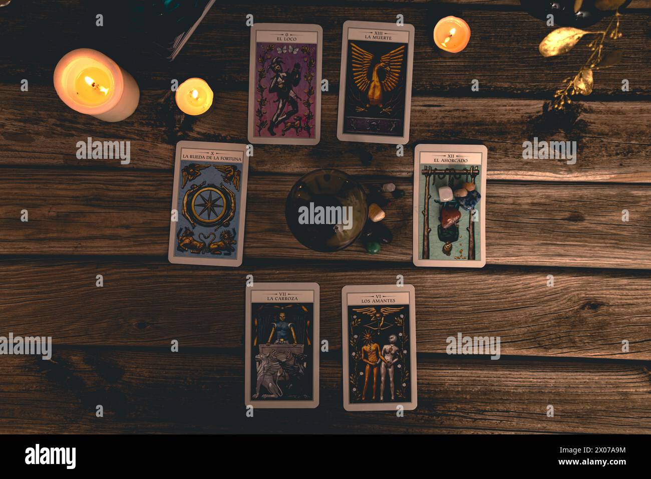 The hanged man tarot card hi-res stock photography and images - Alamy