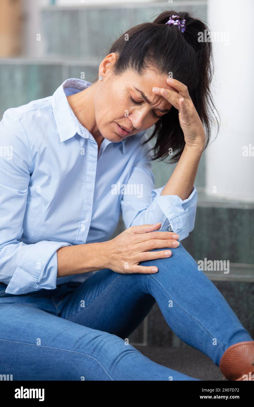 Girl falling down the stairs hi-res stock photography and images - Alamy