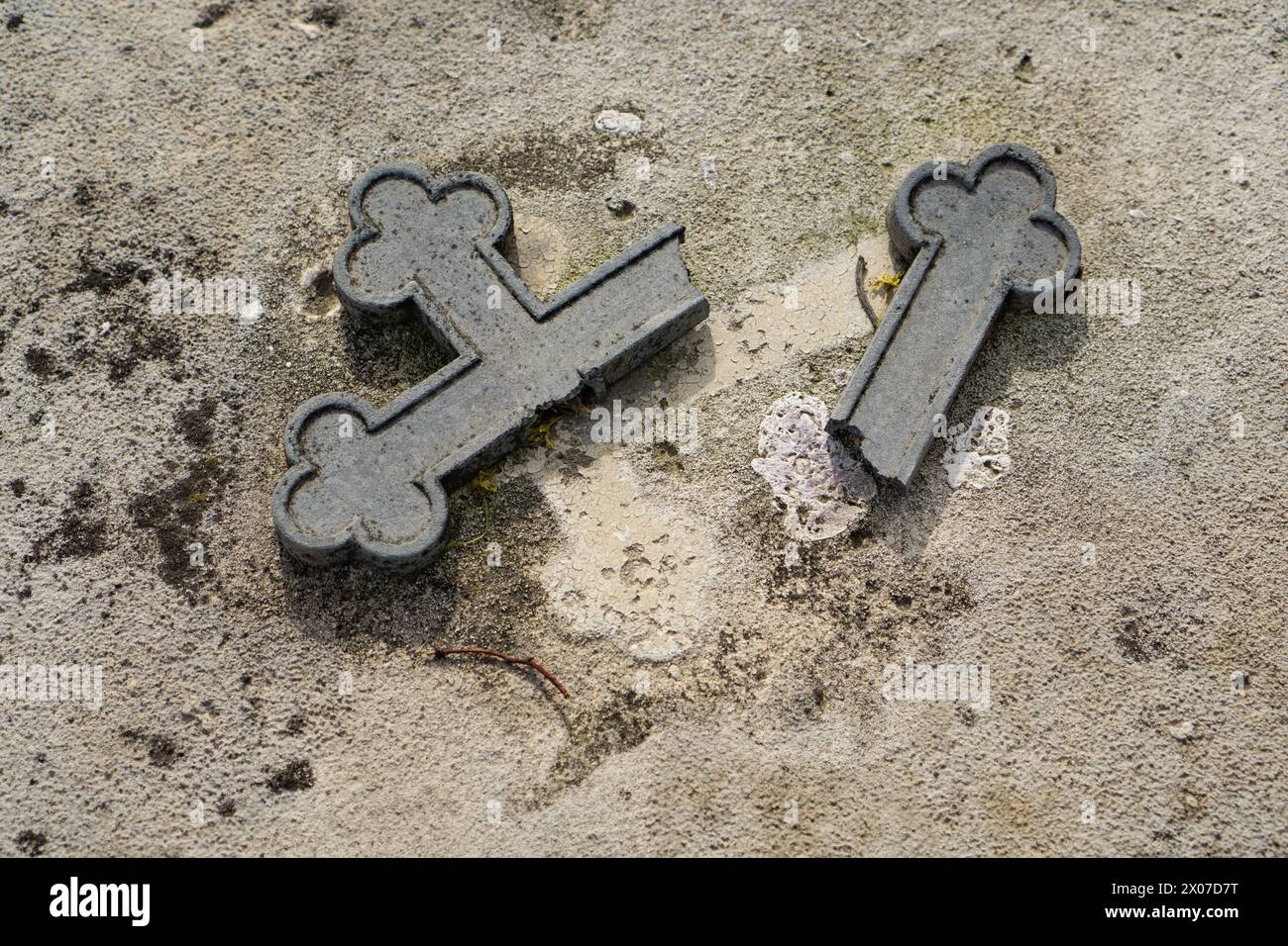 Cross shaped church hi-res stock photography and images - Alamy