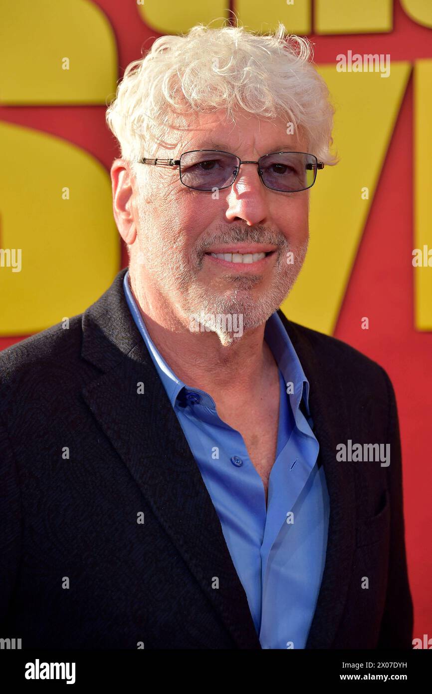 Niv Fichman bei der Premiere der HBO-Miniserie The Sympathizer im ...