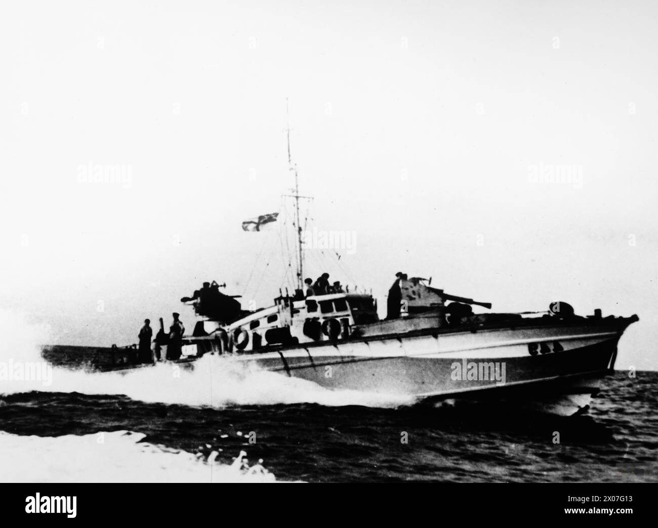 MTB 449 - Underway at speed, at sea Royal Navy, MTB 449, Motor Torpedo ...