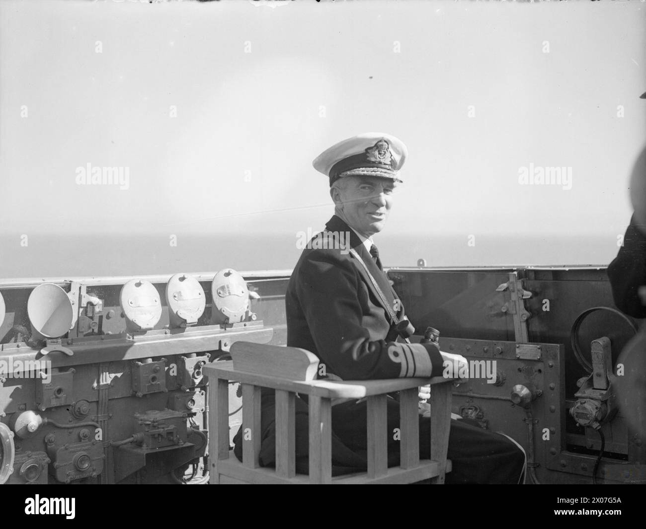 THE ROYAL NAVY DURING THE SECOND WORLD WAR - Acting Vice Admiral W G ...