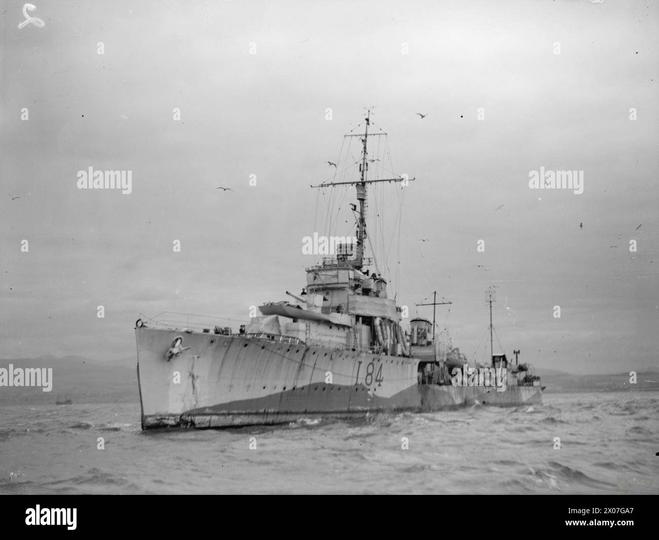 DESTROYER RAMS U-BOAT. 12 OCTOBER 1943, GREENOCK. HMS KEPPEL, ONE OF ...