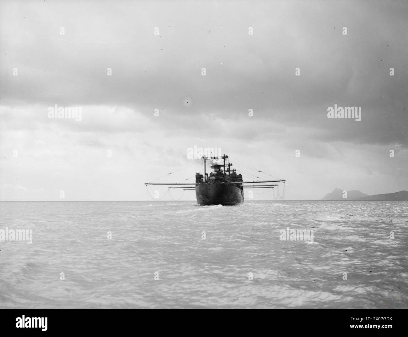 EMPIRE REYNOLDS, A TANKER FITTED WITH SPECIAL NET DEFENCE. 12 JUNE 1943 ...