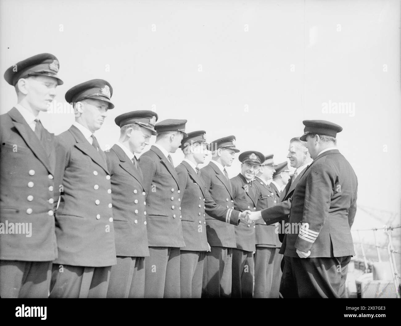NEW ZEALANDERS IN ROYAL NAVY MEET THEIR DEFENCE MINISTER. 14 APRIL 1943 ...