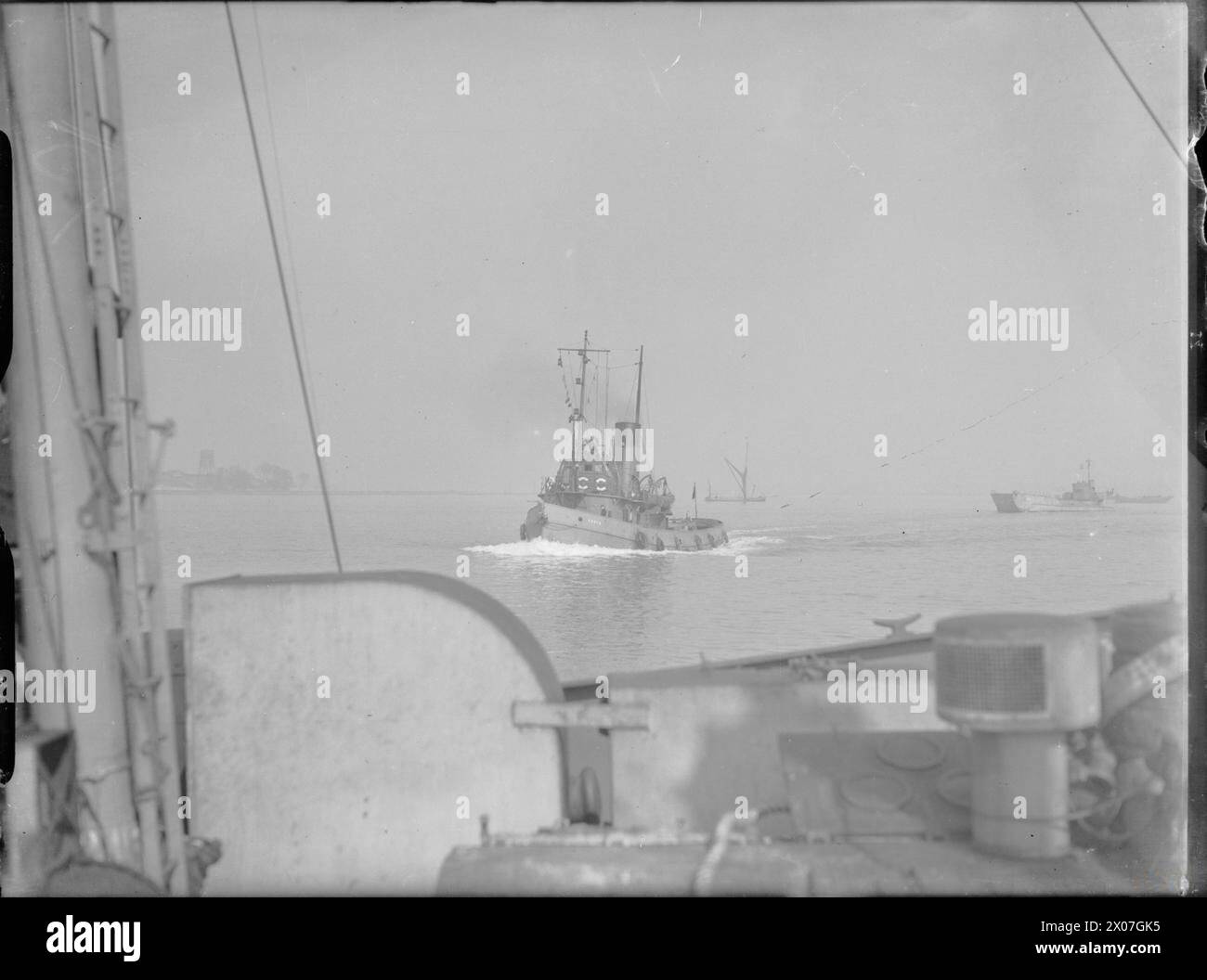 THE ROYAL NAVY DURING THE SECOND WORLD WAR - The British Rescue tug HMS ...