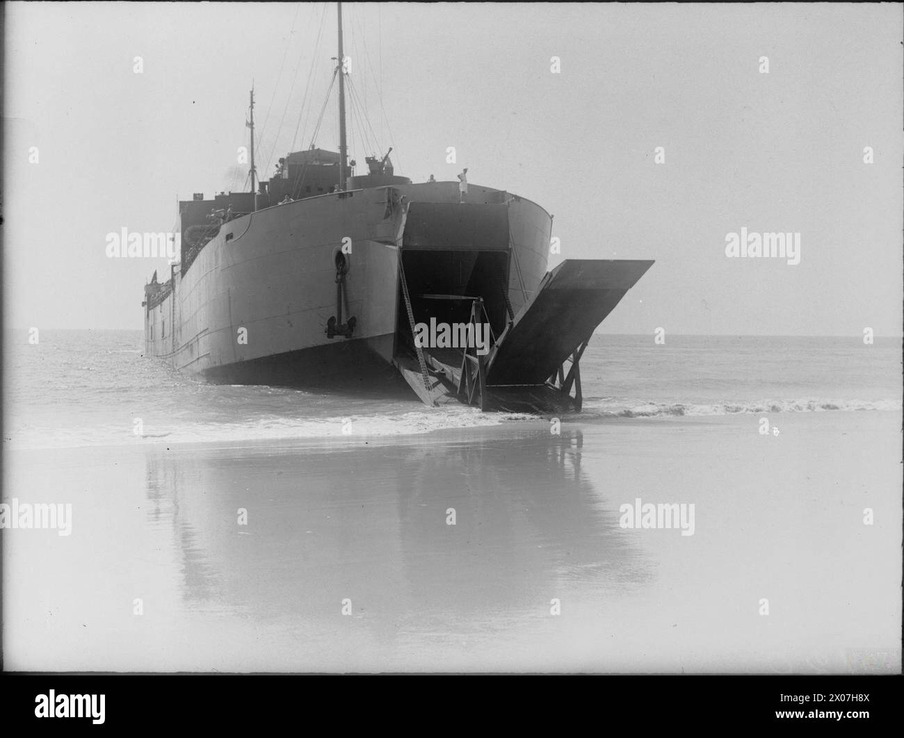 THE ROYAL NAVY DURING THE SECOND WORLD WAR - The LST BACHAQUERO, a ...