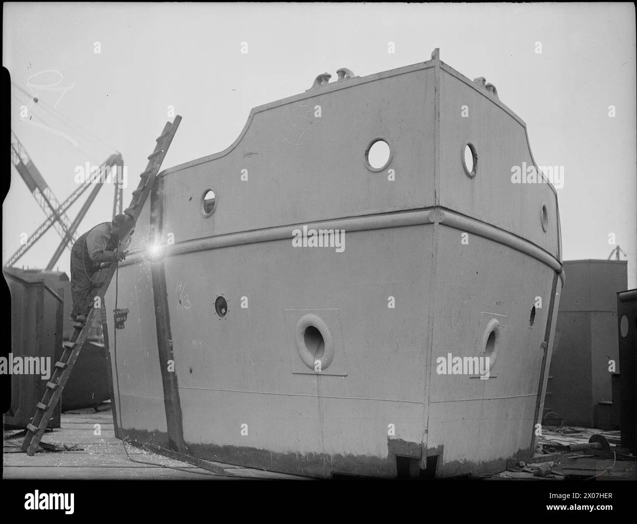 THE ROYAL NAVY DURING THE SECOND WORLD WAR - A woman welding the two ...