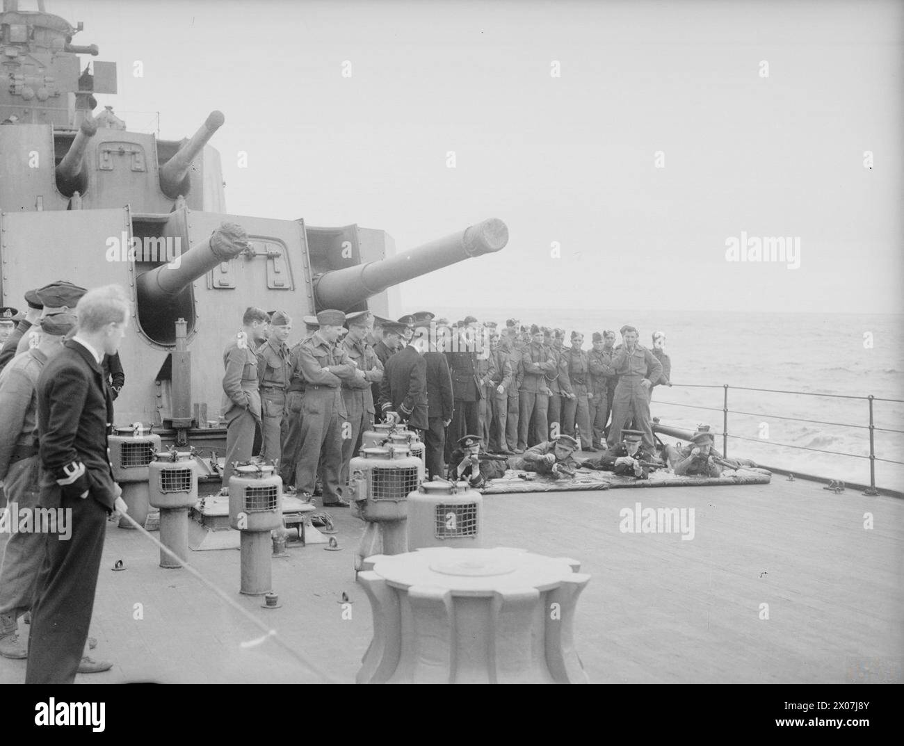 Hms rifle hi-res stock photography and images - Alamy