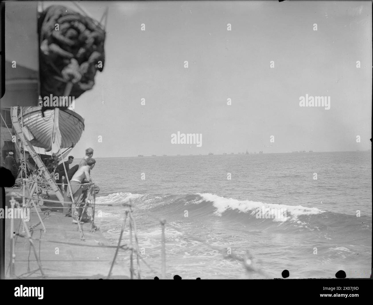 THE ROYAL NAVY DURING THE SECOND WORLD WAR - Men of HMS LOOKOUT ...