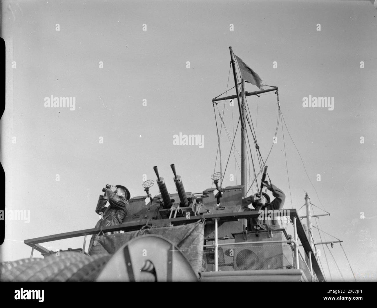 THE ROYAL NAVY DURING THE SECOND WORLD WAR - Lookouts on board Motor ...