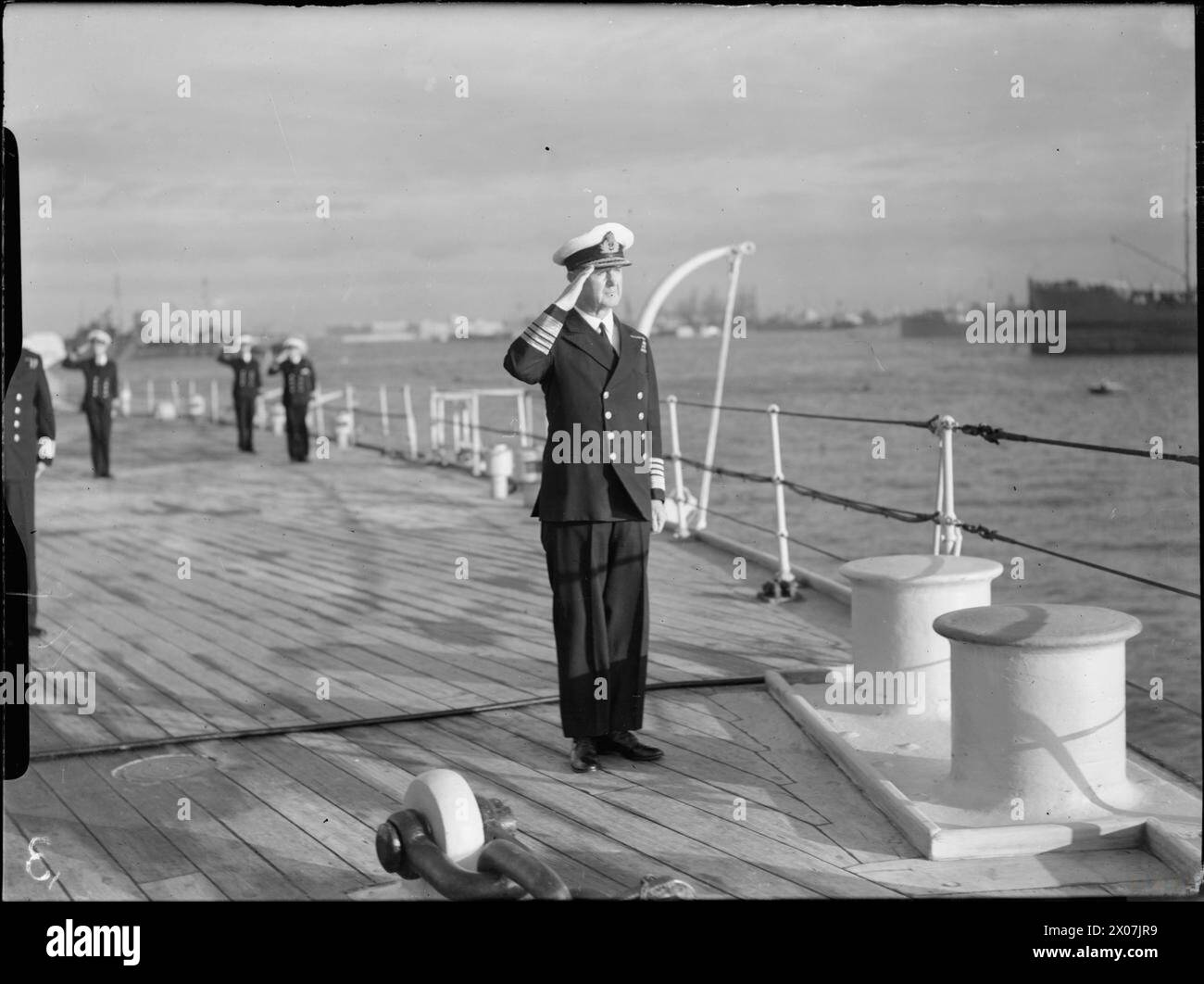 THE ROYAL NAVY DURING THE SECOND WORLD WAR - Admiral Sir Andrew ...