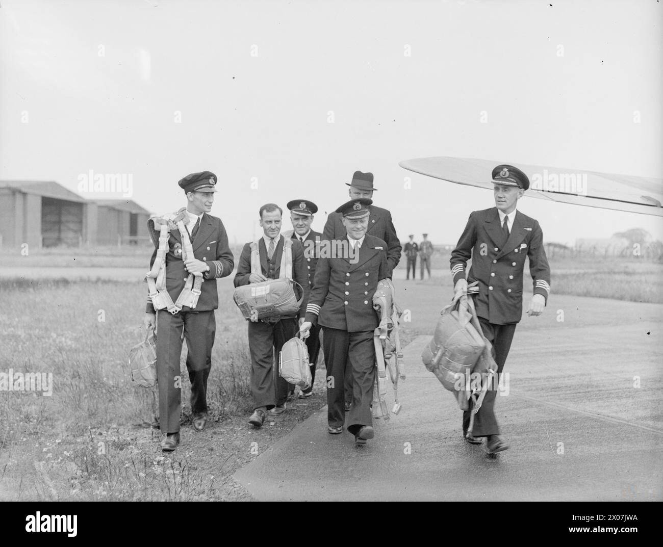 MERCHANT NAVY AND RAF CHANGE PLACES. SKIPPERS FLY WHILE AIRMEN SAIL. 10 ...