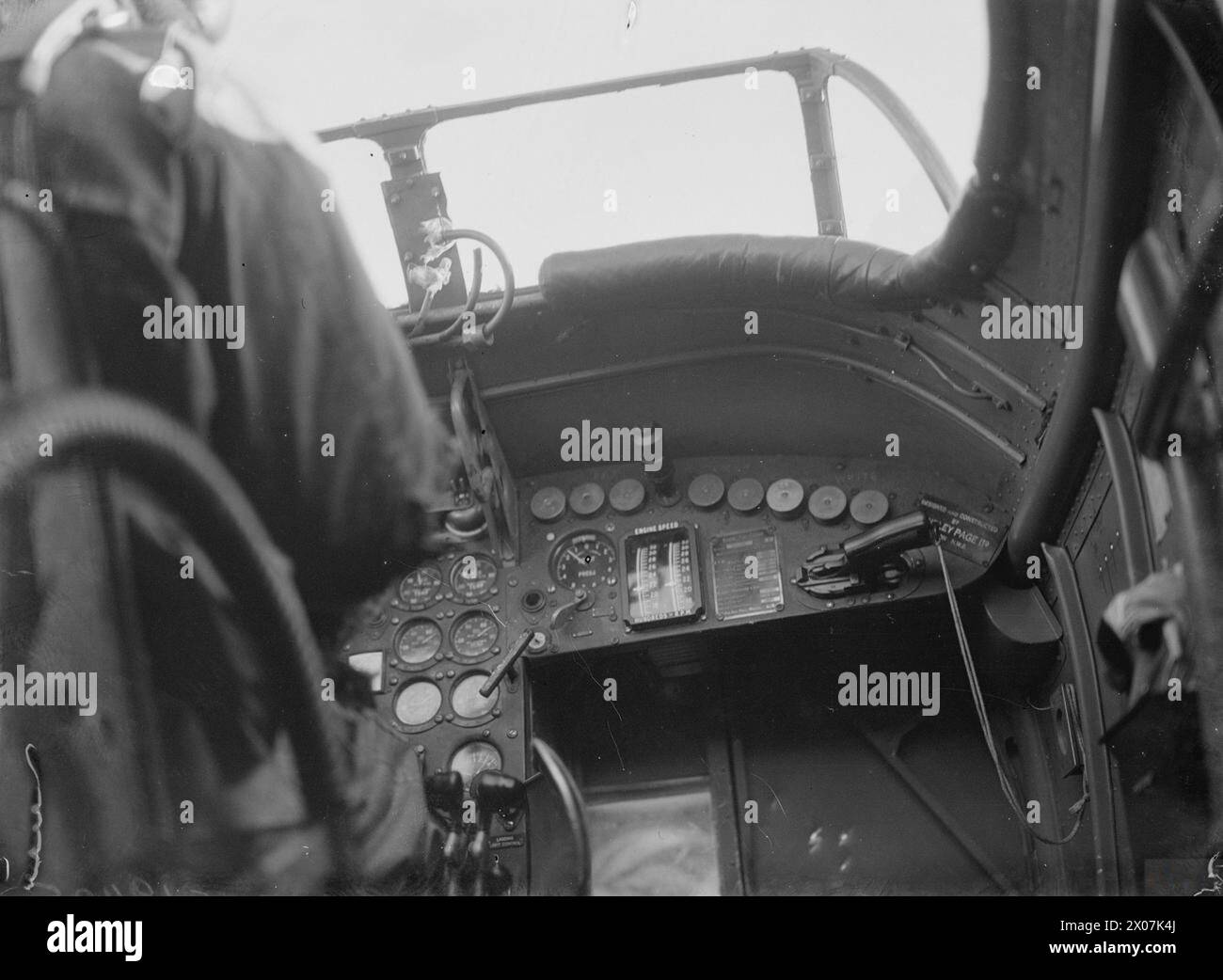 Handley page heyford hi-res stock photography and images - Alamy