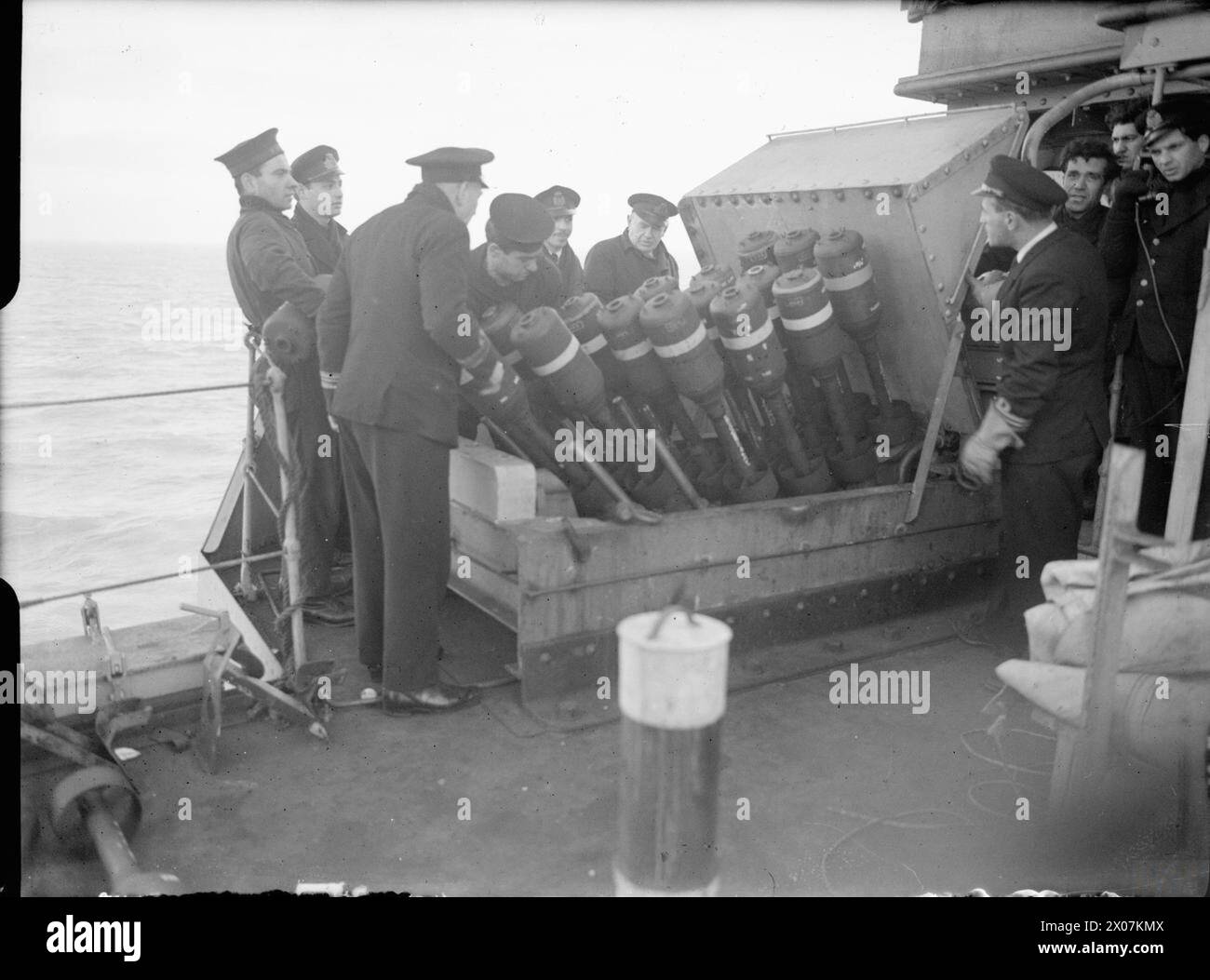 THE BATTLE OF ATLANTIC, 1939-1945 - Hedgehog, a 24 spigot anti ...