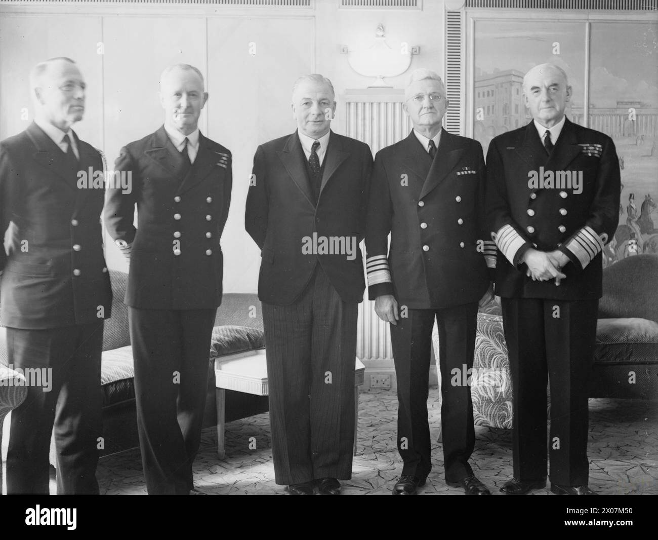 ADMIRAL CUNNINGHAM ENTERTAINED TO LUNCHEON BY COMMANDER US NAVY IN ...