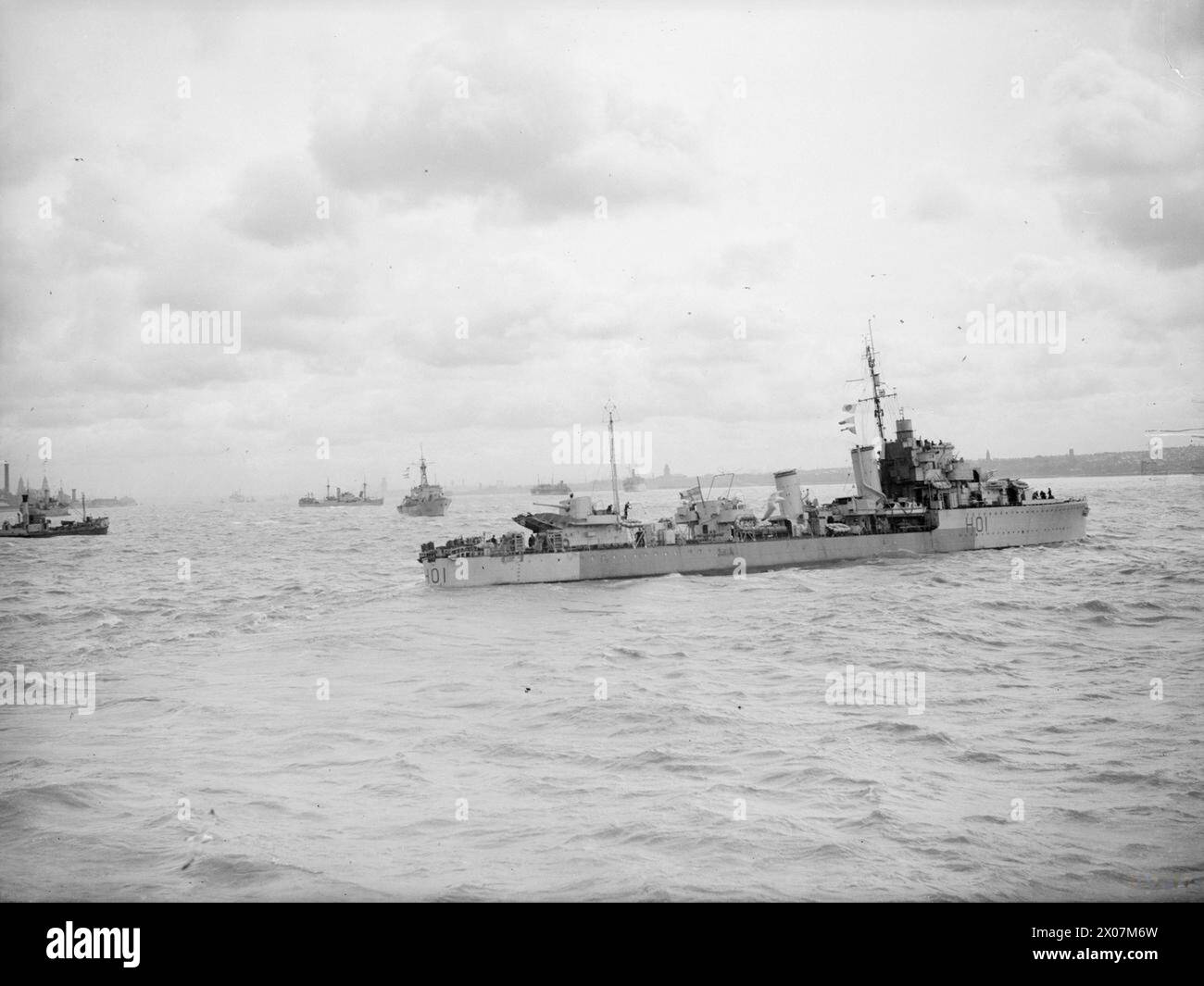 HMS HOTSPUR, BRITISH HERO CLASS DESTROYER. 24 TO 29 APRIL 1945 ...