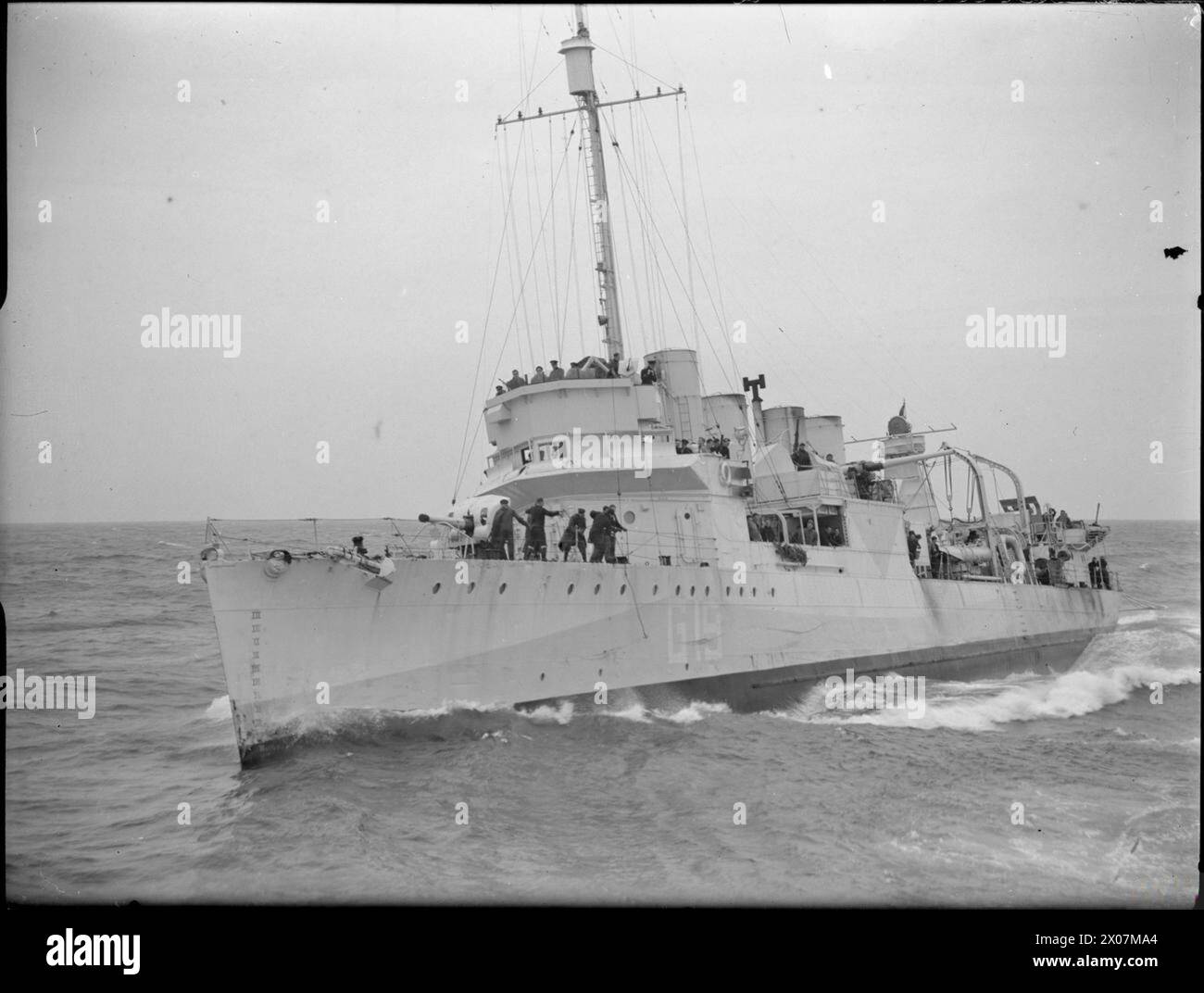 THE ROYAL NAVY DURING THE SECOND WORLD WAR - While sailing at speed ...