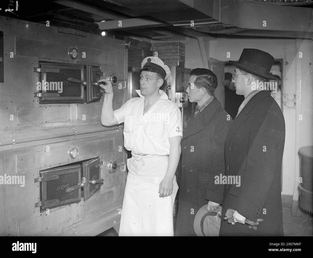 CHINESE GOODWILL MISSION VISITS ROSYTH. 10 JANUARY 1943, ROSYTH ...