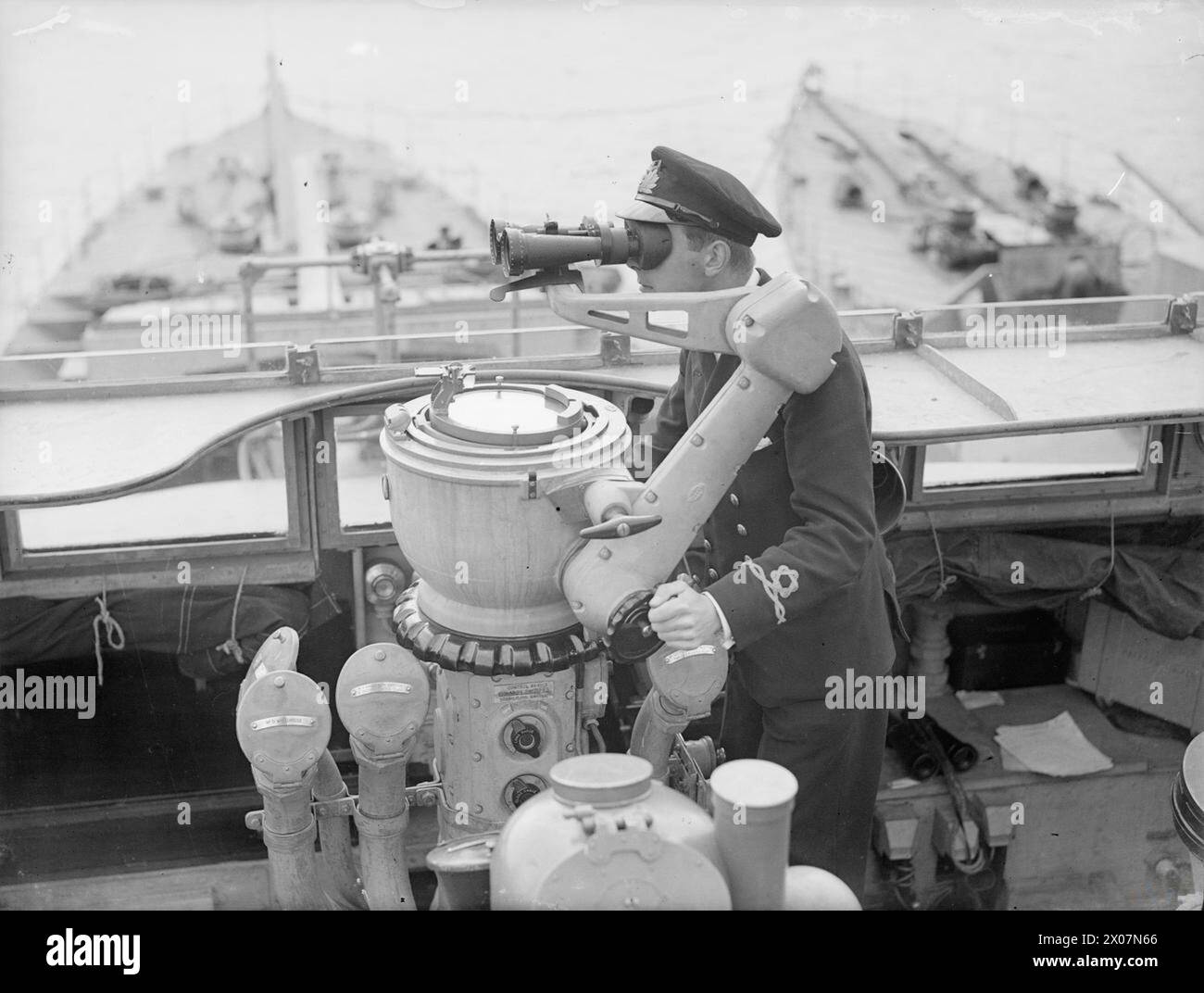A DESTROYER'S BRIDGE EQUIPMENT. 11 JULY 1943, HMS ROEBUCK, SCAPA FLOW ...