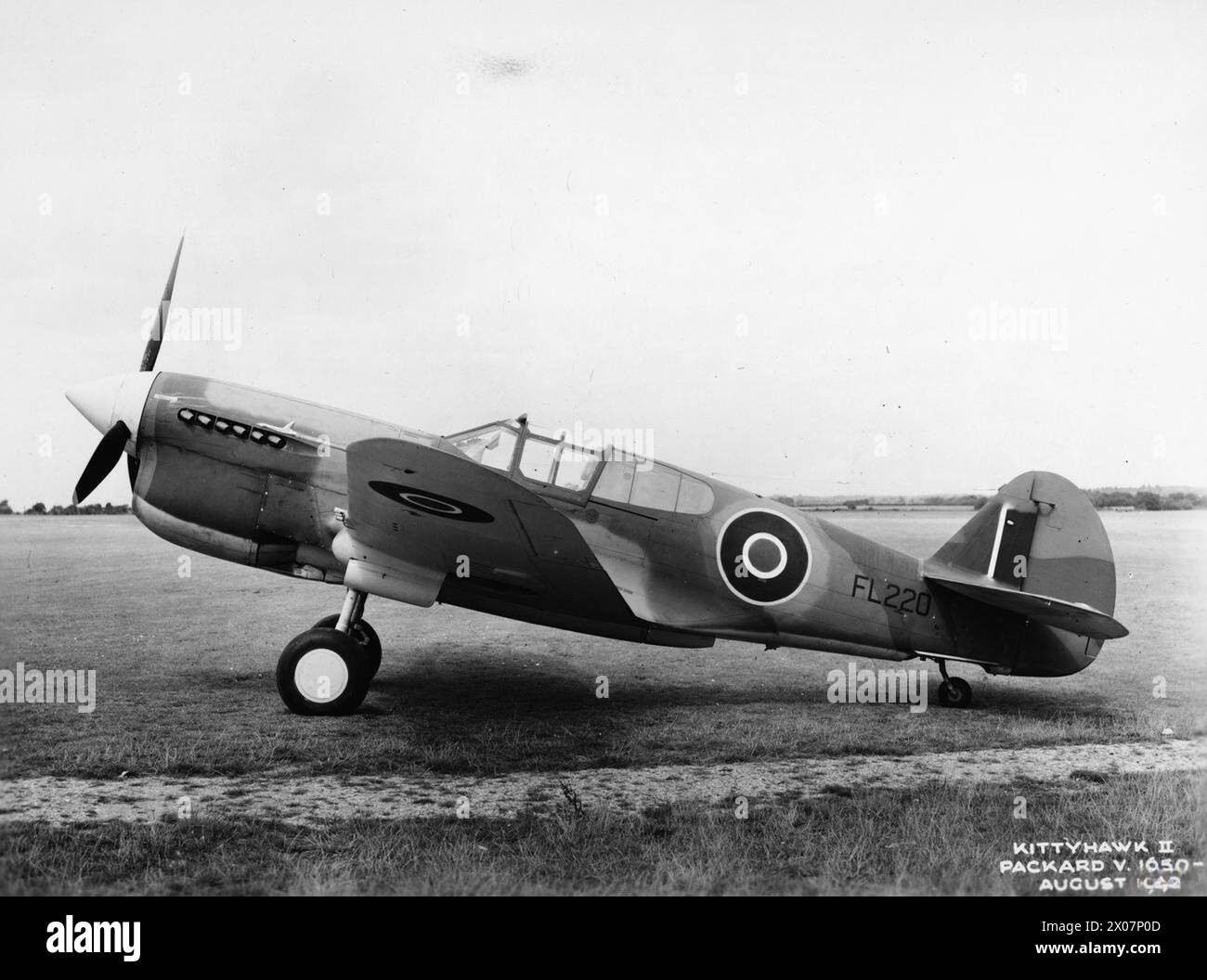 AMERICAN AIRCRAFT IN RAF SERVICE 1939-1945: CURTIS HAWK 87A KITTYHAWK ...