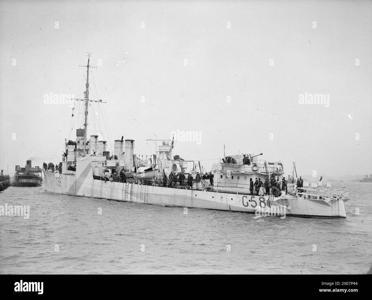 HMS ROCKINGHAM, A US DESTROYER THAT JOINED THE BRITISH NAVY. - A ...