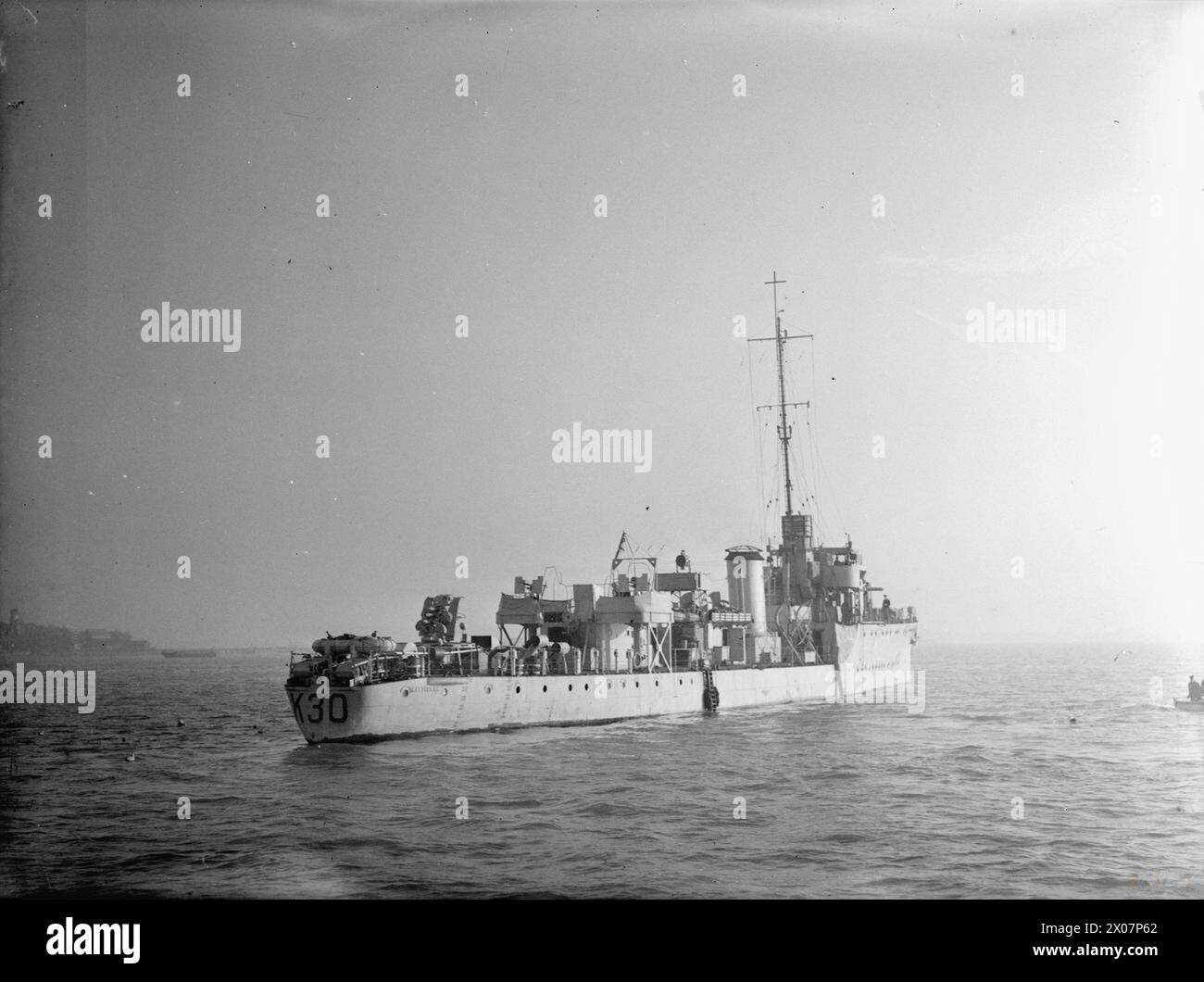 HMS KITTIWAKE, BRITISH PATROL VESSEL. 14 DECEMBER 1942, NAVAL BASE ...