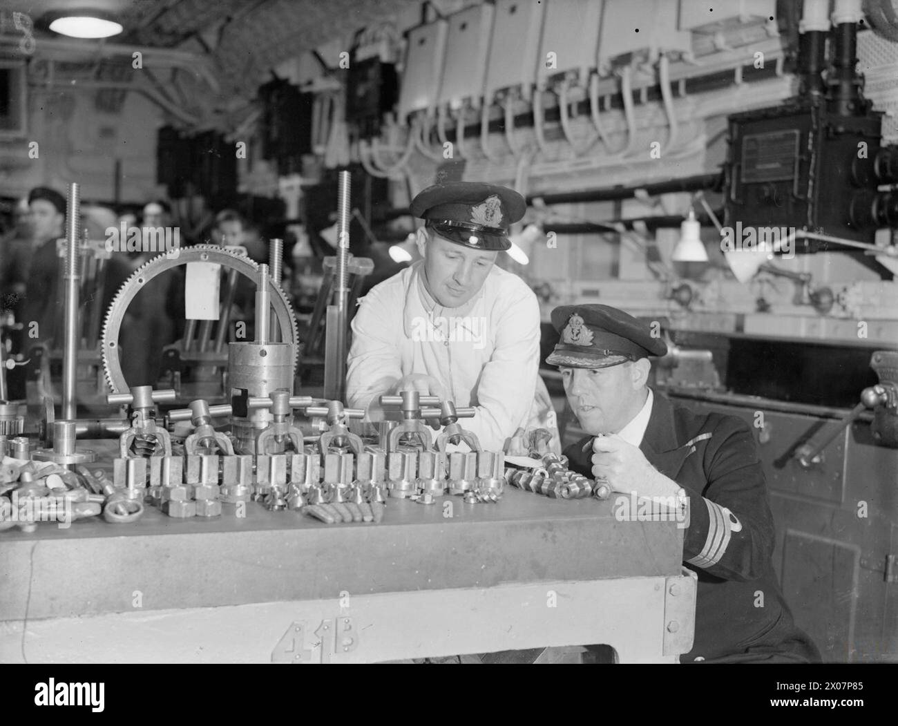 A BRITISH NAVAL FACTORY AFLOAT. SEPTEMBER 1941, ON BOARD THE DESTROYER ...