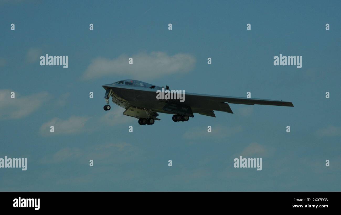 B2 stealth bomber hi-res stock photography and images - Alamy