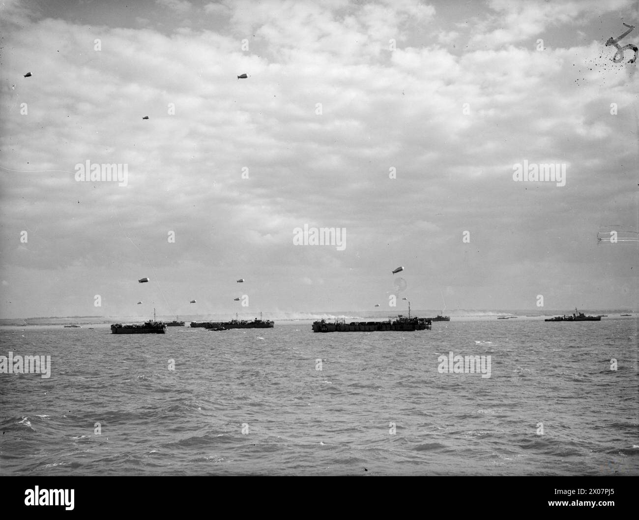 D day british landing craft hi-res stock photography and images - Alamy