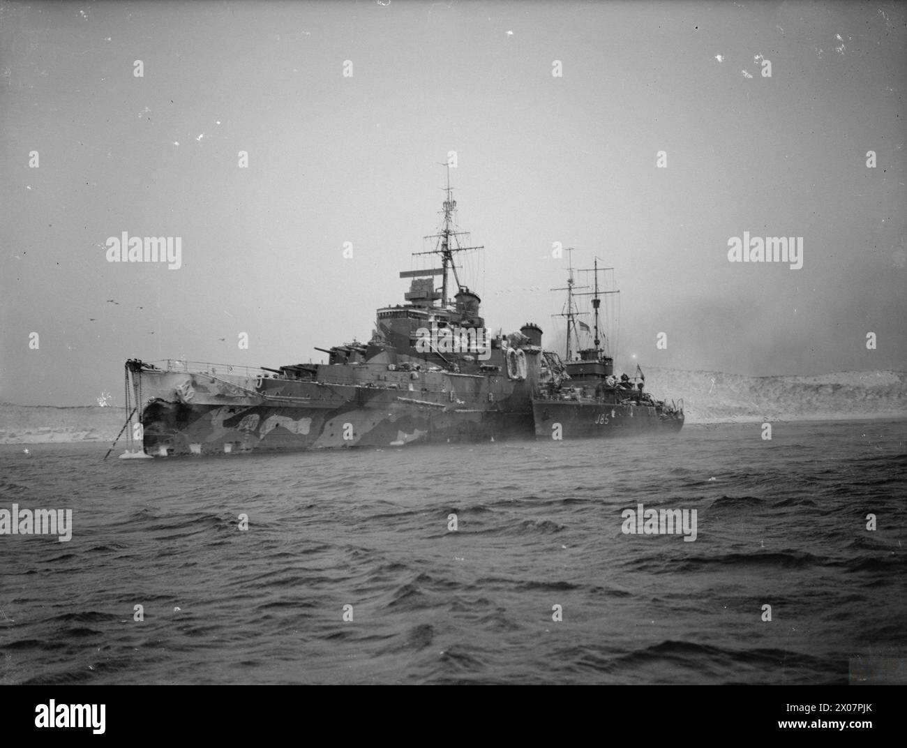 CONVOY TO RUSSIA, WITH A BRITISH CRUISER ESCORT ON ARCTIC LIFELINE. DECEMBER 1941, ON BOARD THE ...