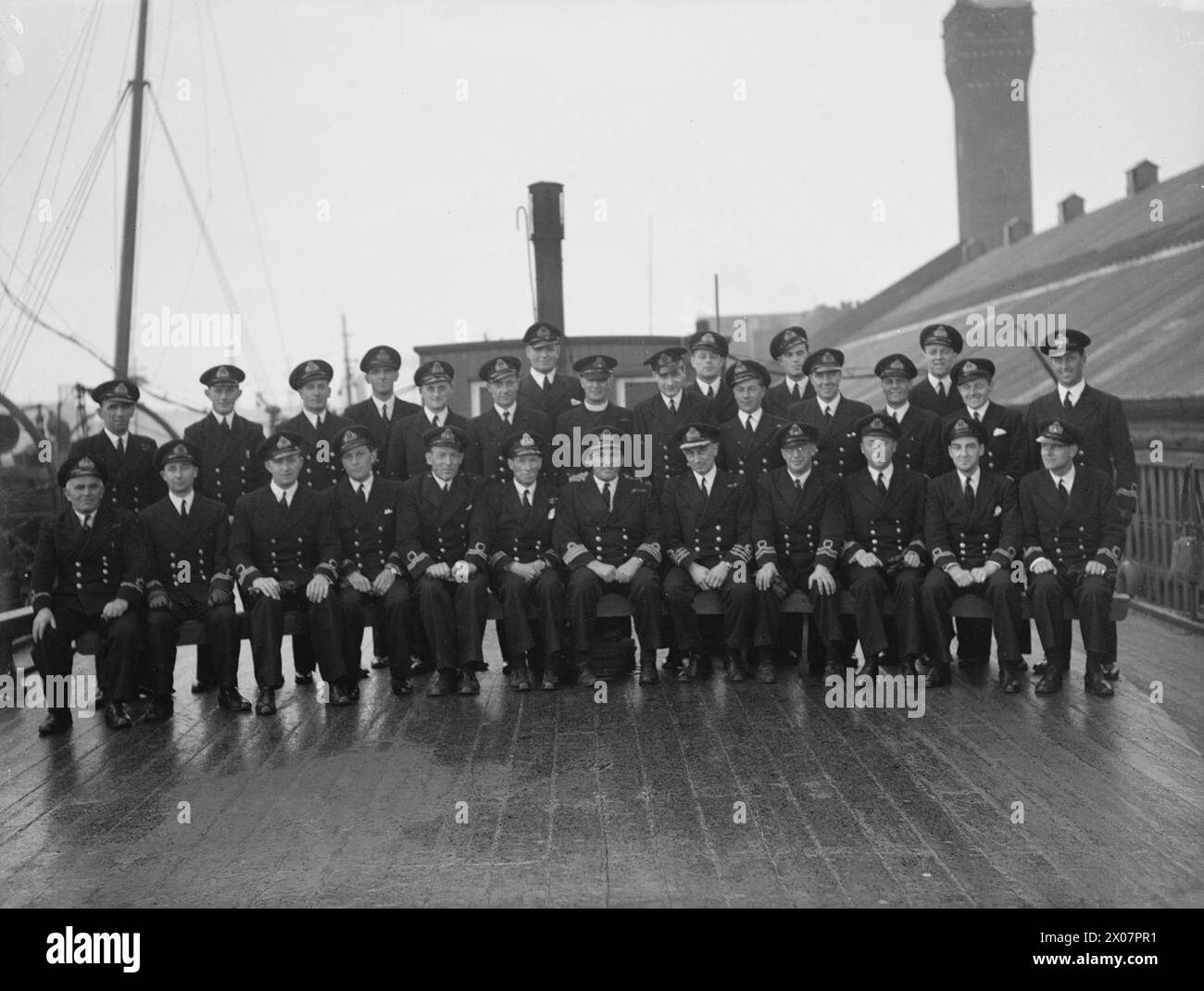 BRITISH NAVAL BASE CO'S AND COMMANDERS OF MINESWEEPERS. 27 MAY 1942 ...