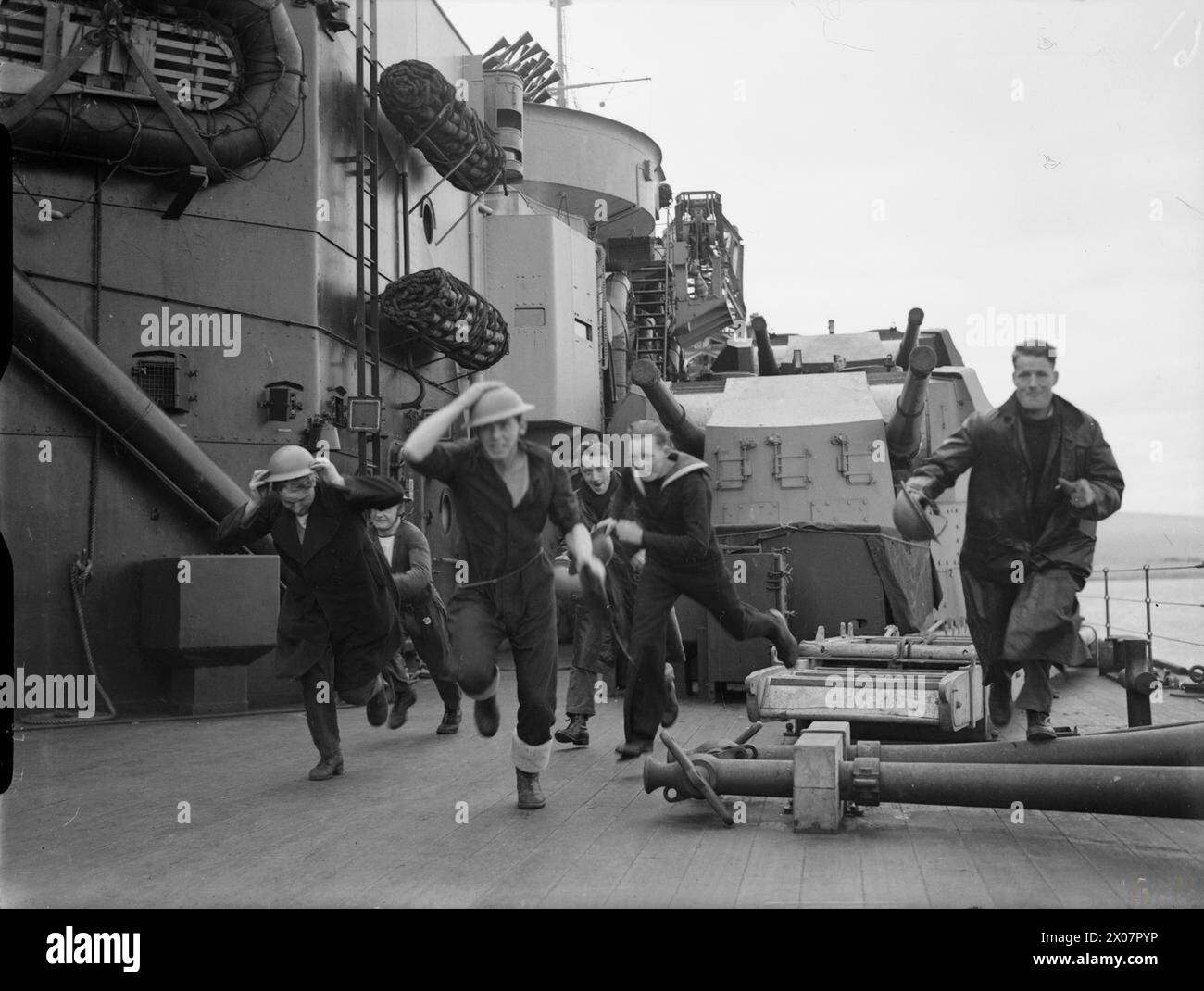 Man 1940 run hi-res stock photography and images - Alamy