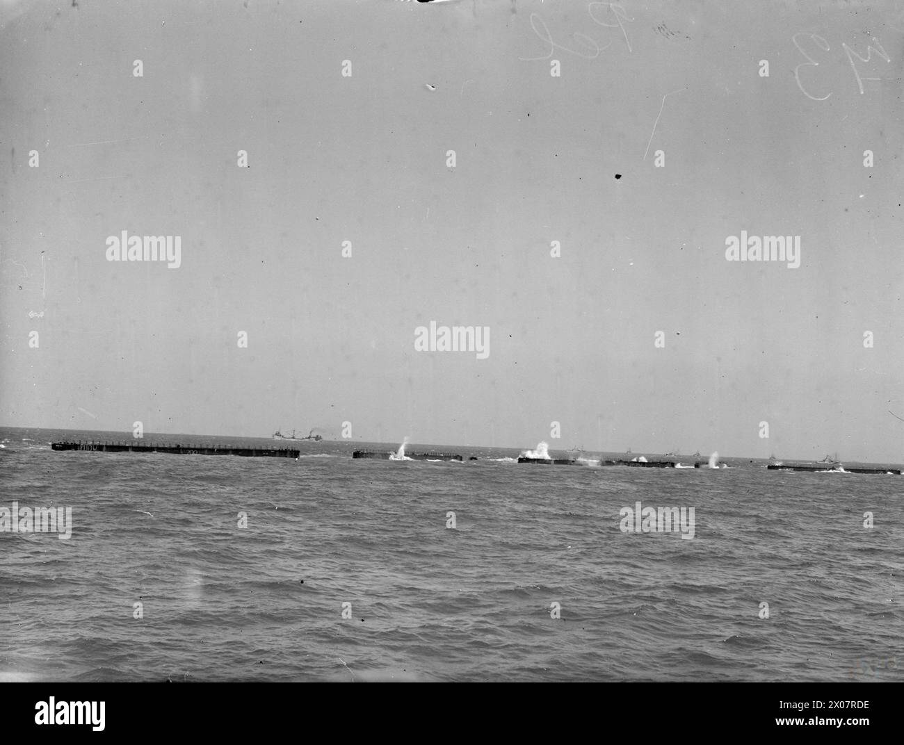 BRITAIN'S MULBERRY PORT BEGINS TO OPERATE. 12 TO 15 JUNE 1944 ...