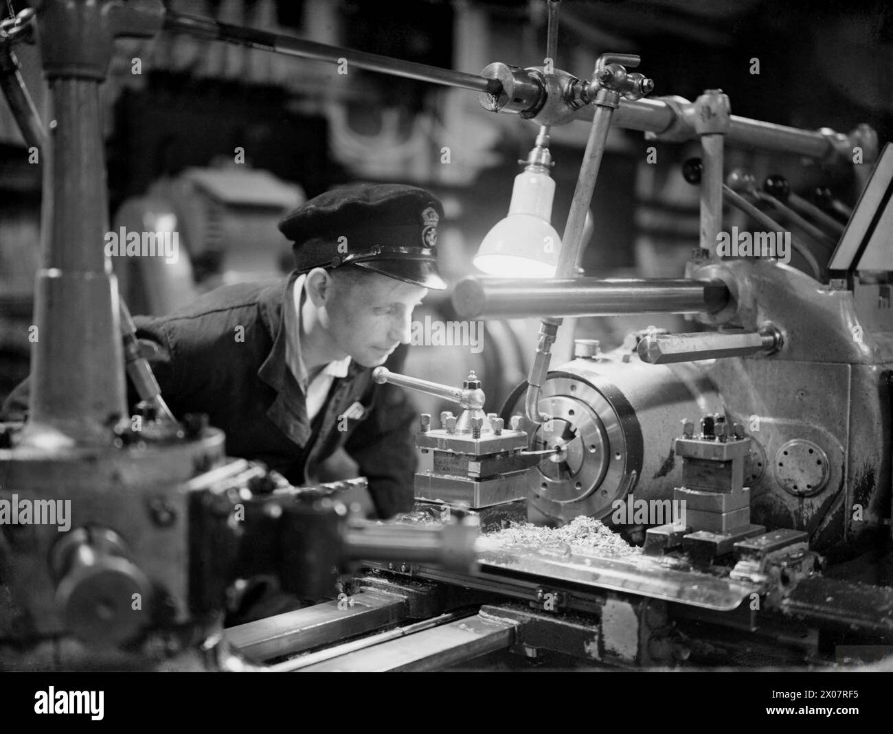 THE ROYAL NAVY DURING THE SECOND WORLD WAR - An engine room artificer ...