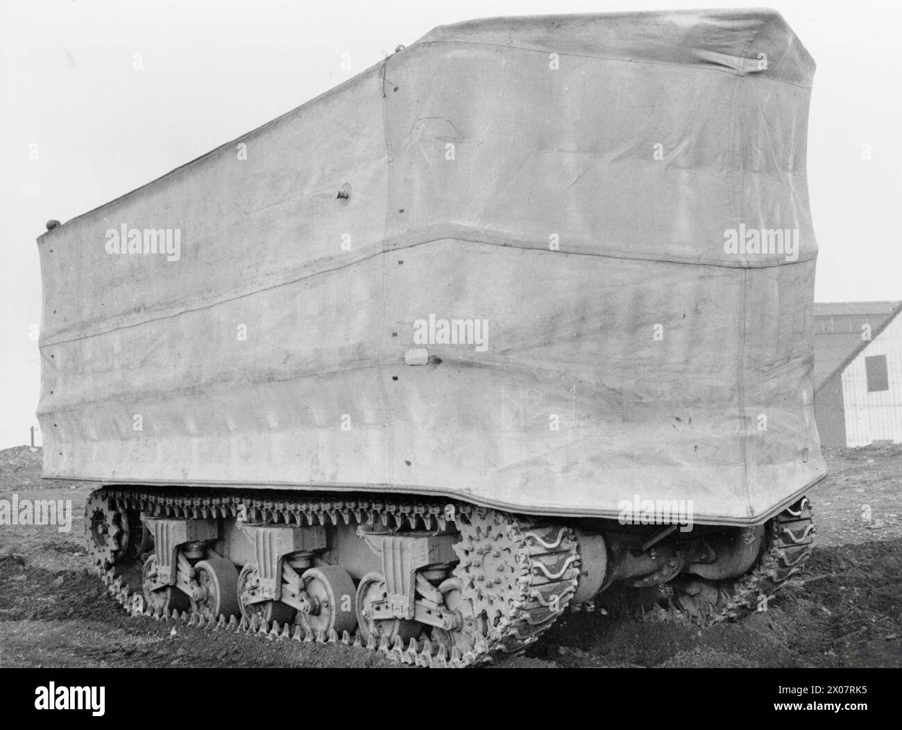 Dd duplex drive tank hi-res stock photography and images - Alamy