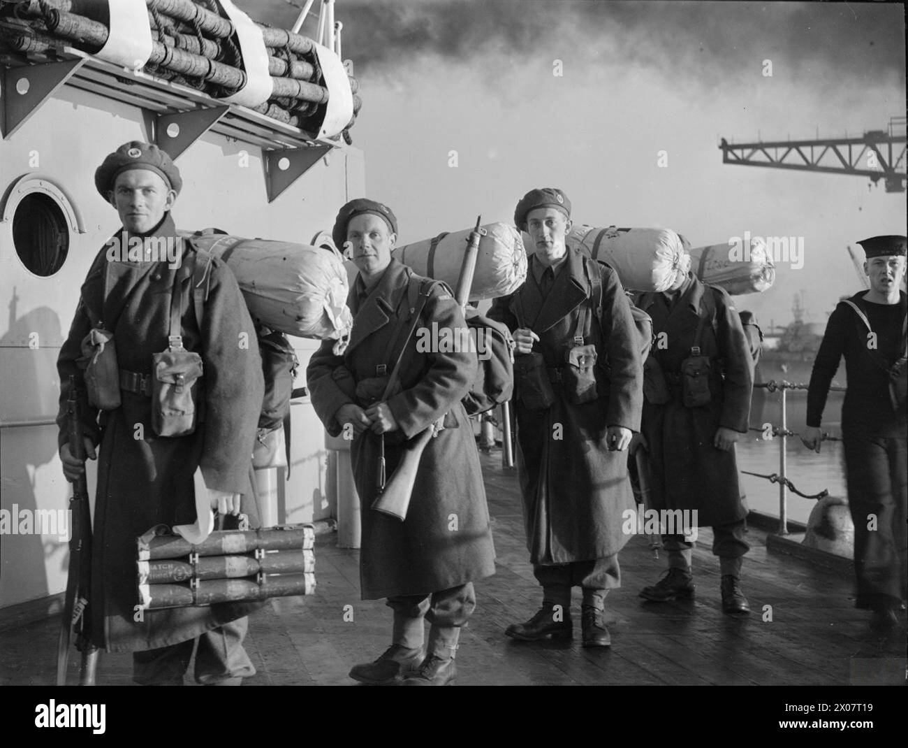 FIGHTING NORWEGIANS GO BACK TO NORWAY. 29 OCTOBER 1944, ROSYTH ...