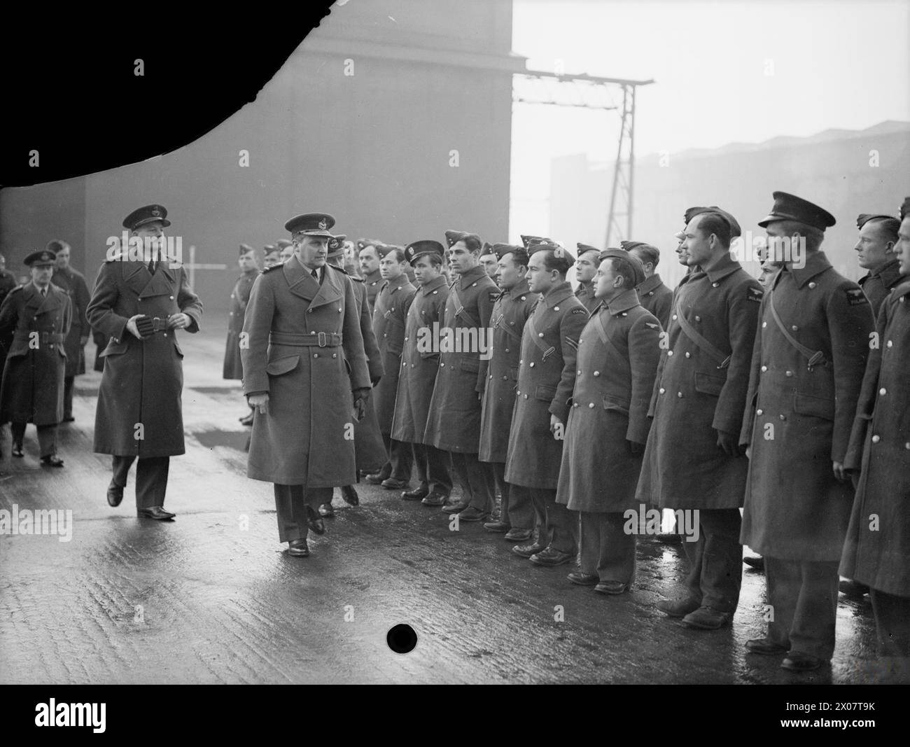 Air Marshal Sholto Douglas inspects ground staff of No. 303 Polish ...
