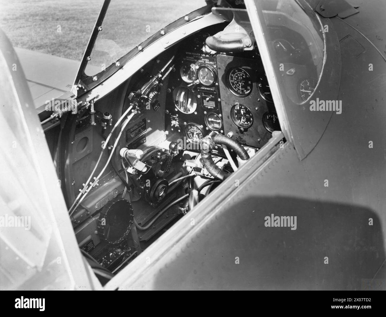 AIRCRAFT OF THE ROYAL AIR FORCE, 1939-1945: SUPERMARINE SPITFIRE ...