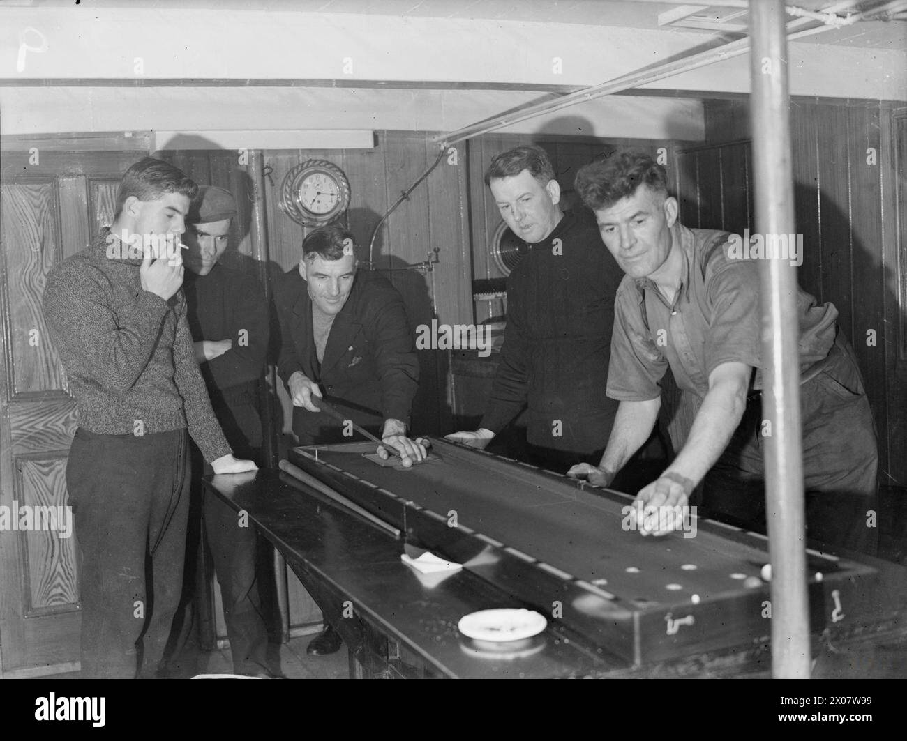 DRIFTER MEN OF THE ROYAL NAVY. SEPTEMBER 1941, ON BOARD DRIFTERS AT ...
