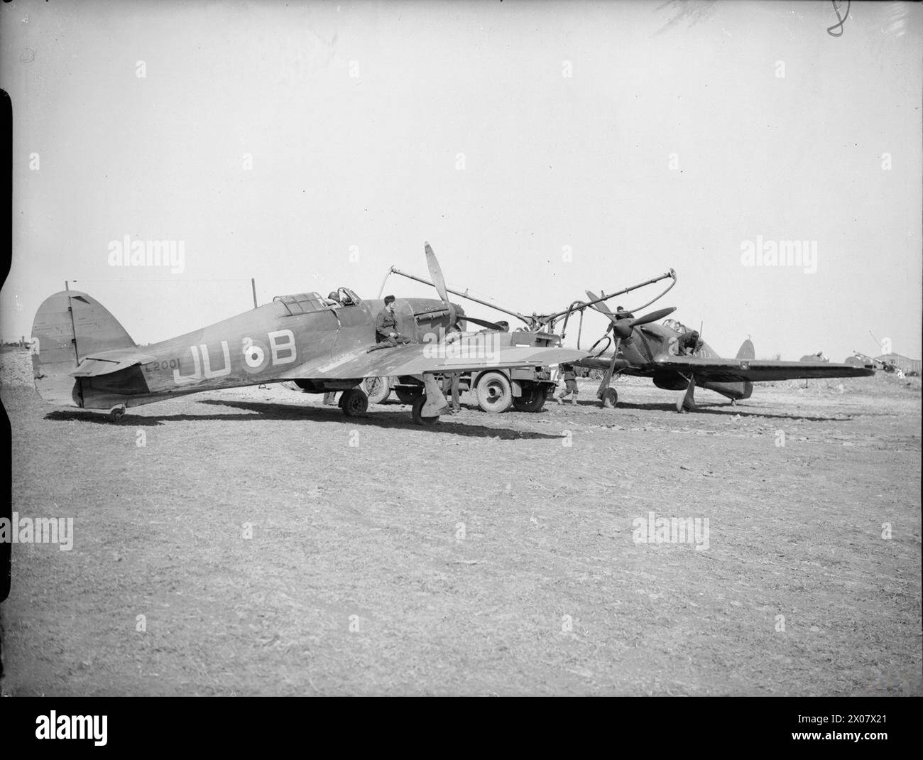 ROYAL AIR FORCE FIGHTER COMMAND, 1939-1945. - Groundcrew refuelling ...