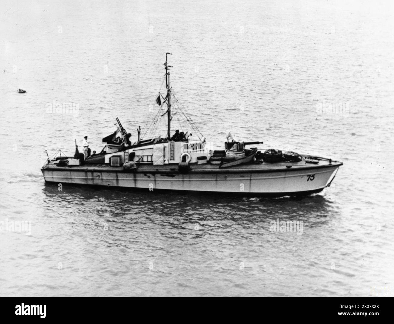 MGB 75 - Underway Royal Navy, MGB/MTB 705, Motor Gun Boat/Motor Torpedo ...