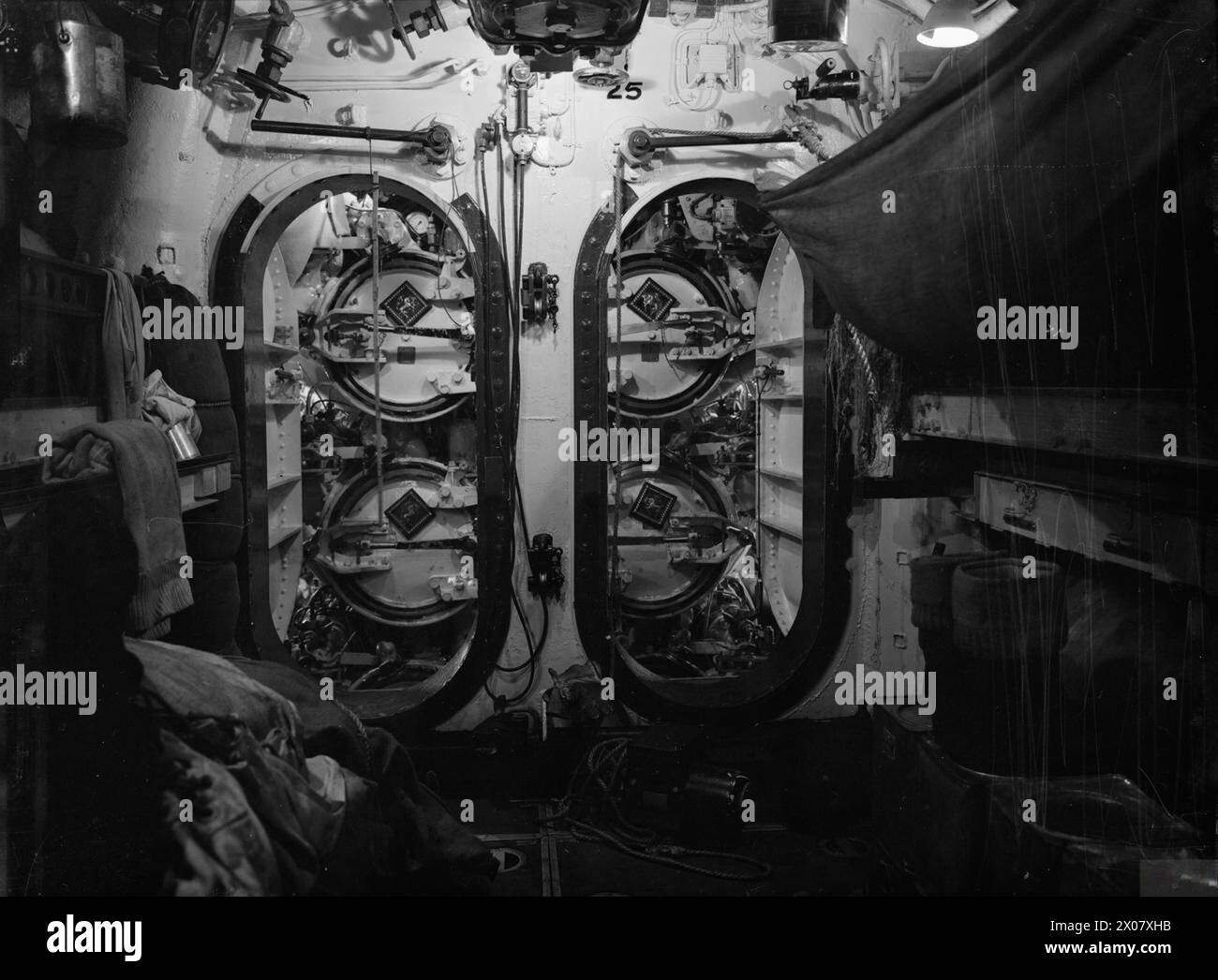 THE ROYAL NAVY DURING THE SECOND WORLD WAR - On board the submarine HMS ...