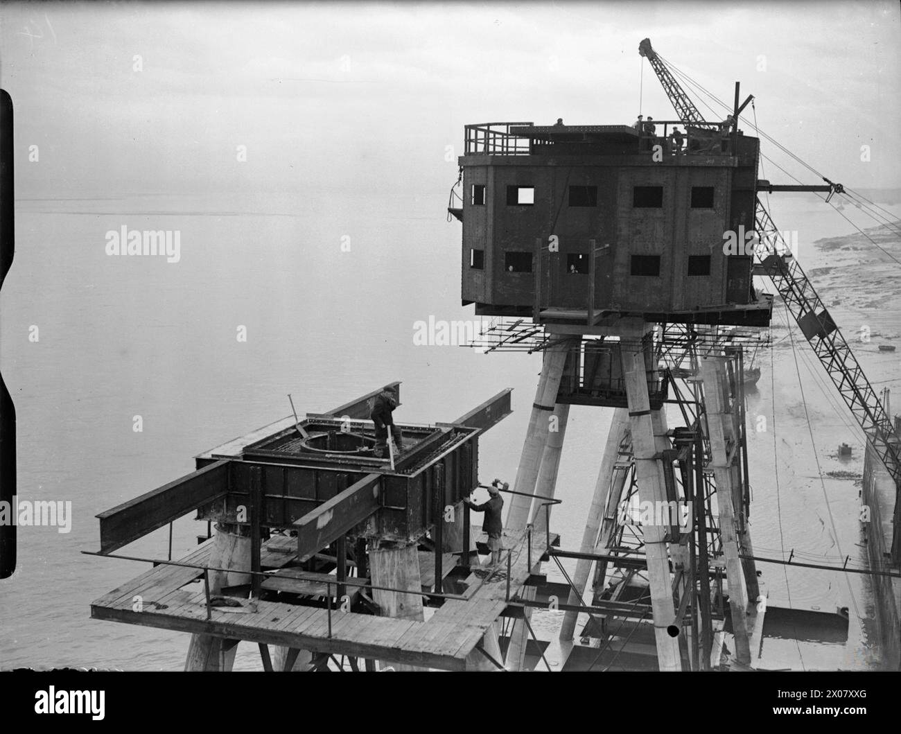 THE ROYAL NAVY DURING THE SECOND WORLD WAR - 120 foot Maunsell anti ...