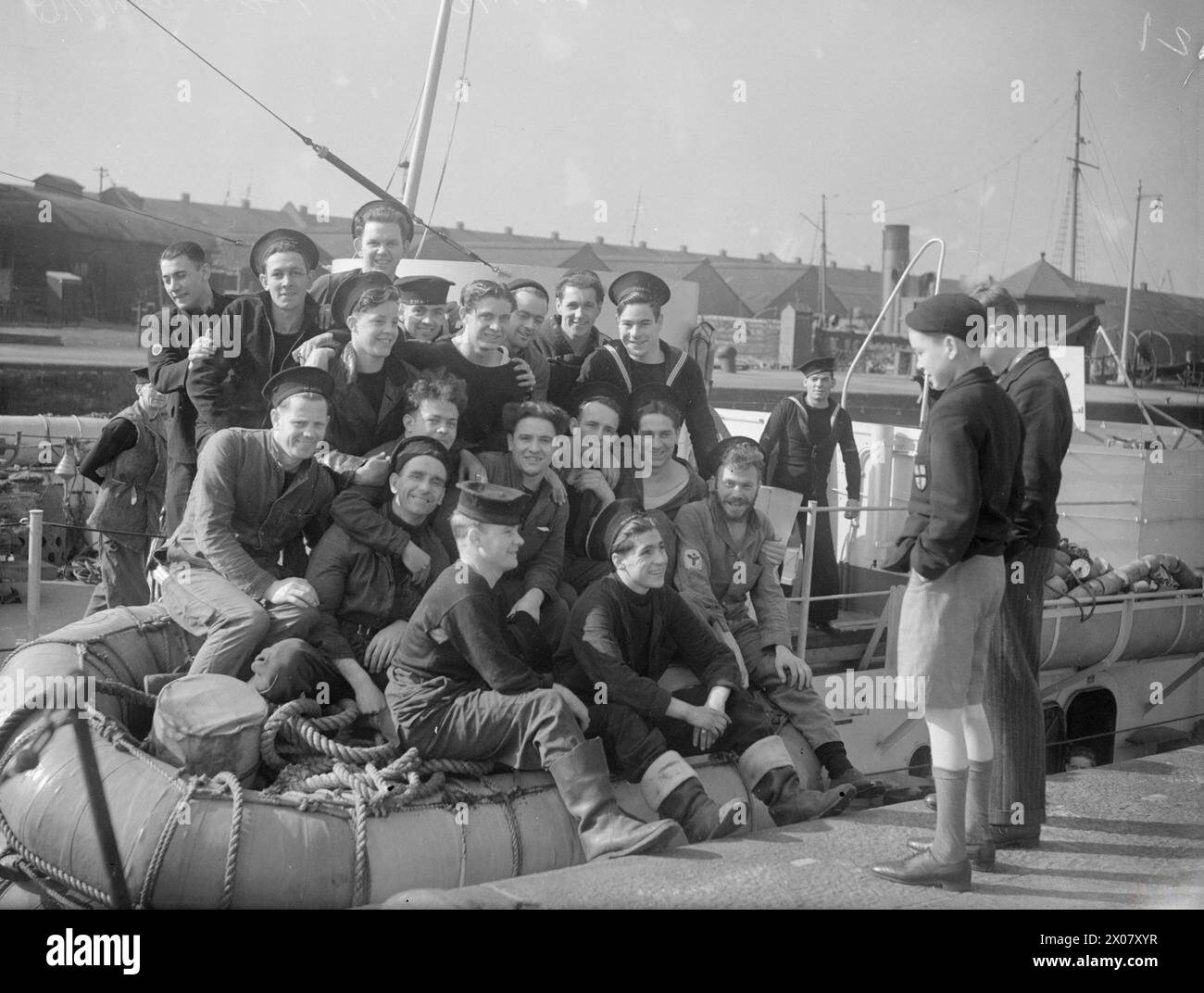 HMS AYLMER GOES BACK TO SEA. 8 APRIL 1945, ALFRED DOCK, BIRKENHEAD. THE ...