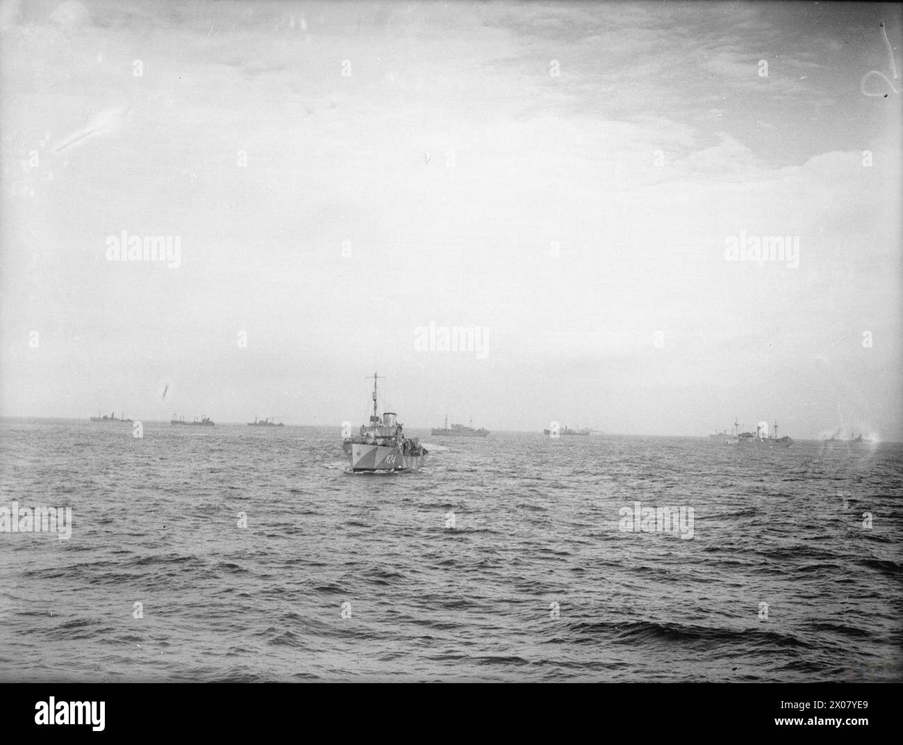 World war ii merchant navy shipping at sea hi-res stock photography and ...
