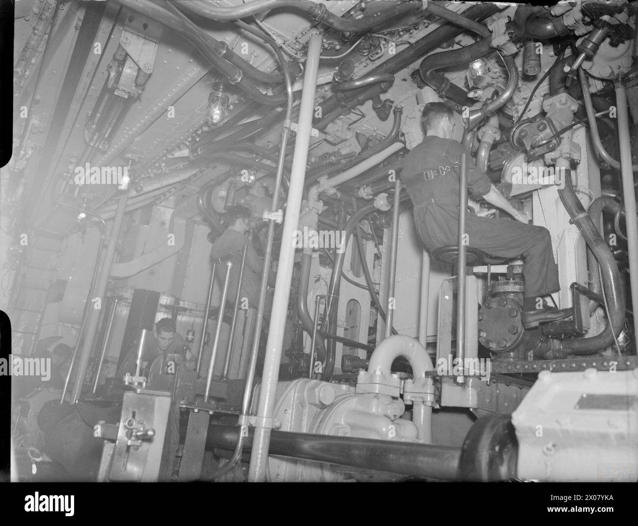 THE ROYAL NAVY DURING THE SECOND WORLD WAR - In the training engine ...