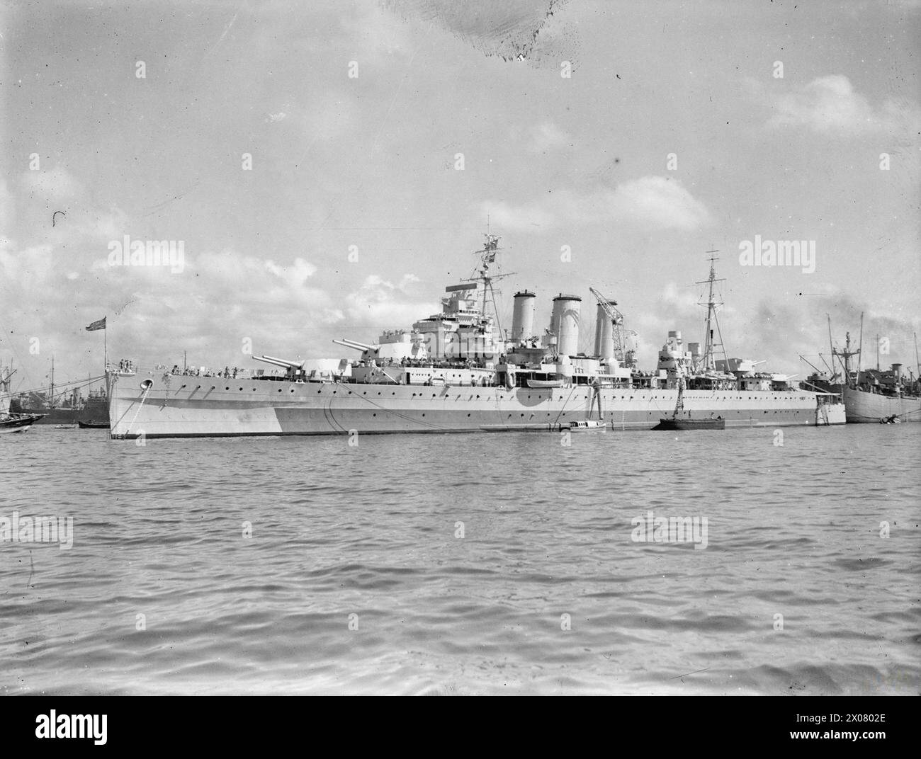 Royal navy hms cumberland hi-res stock photography and images - Alamy