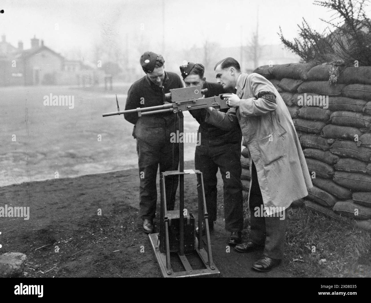 Camera gun mounting hi-res stock photography and images - Alamy