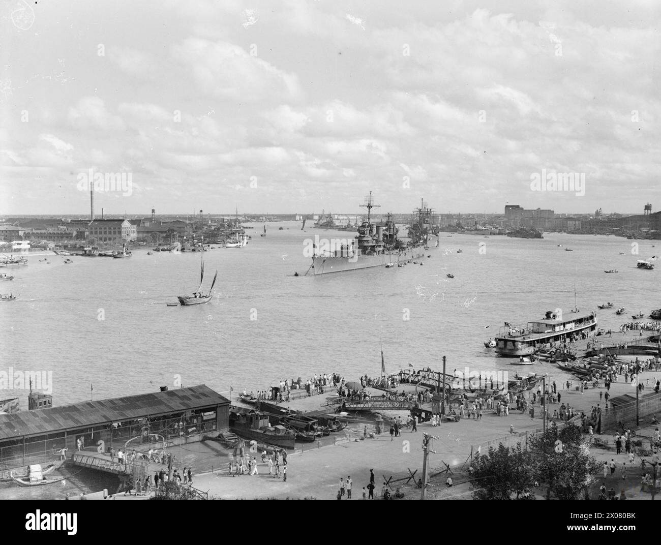 American warship nashville hi-res stock photography and images - Alamy